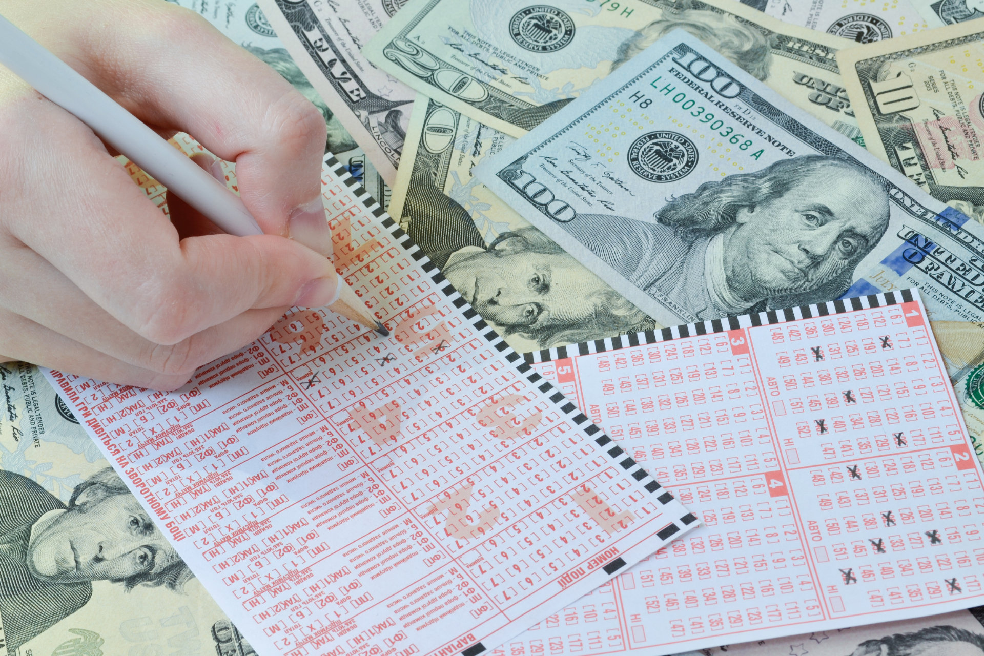 Best Lottery Lucky Numbers in 2024 + 10 Winning Combination Predictions